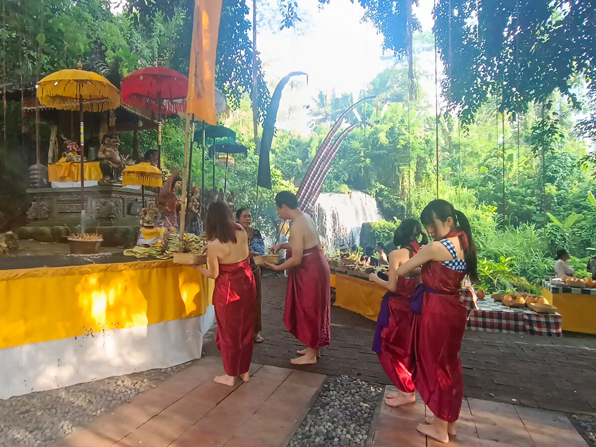 Melukat Ritual at Waterfall - Bali Culture Tours (10) - Bali Special ...
